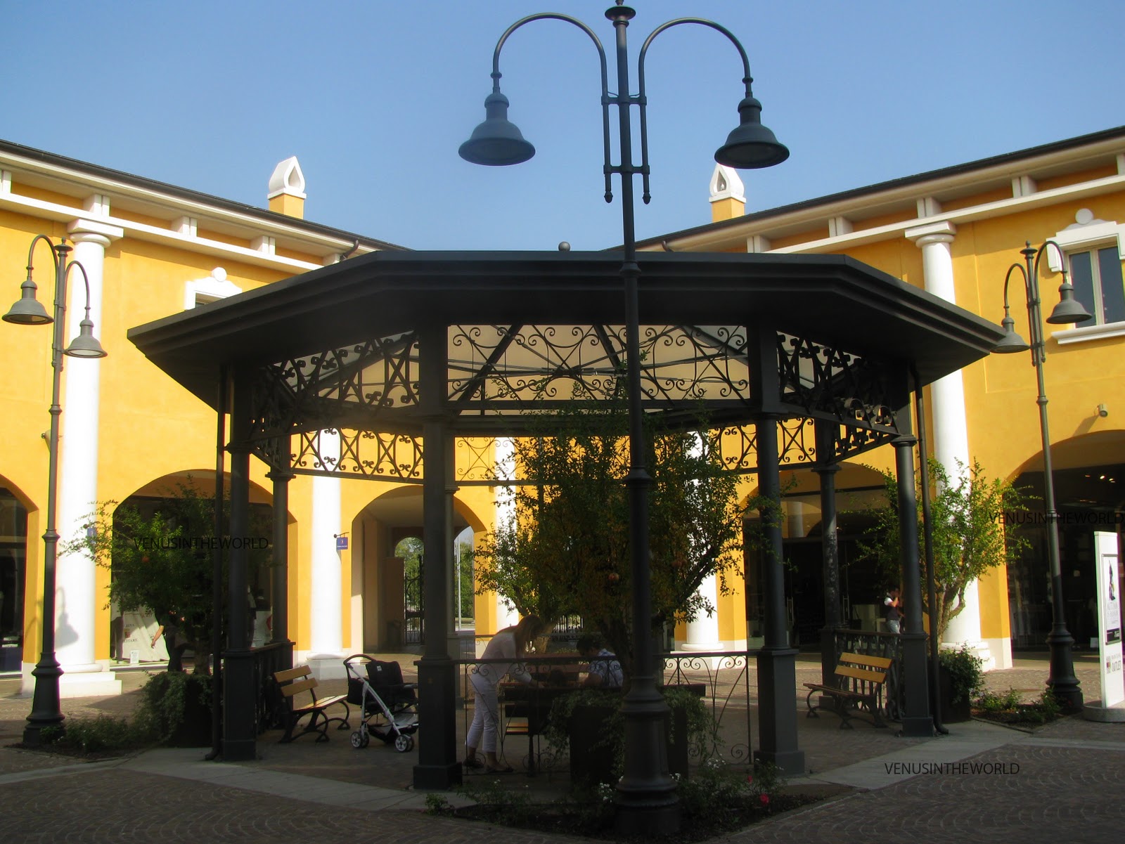 venusintheworld: Mantova Outlet