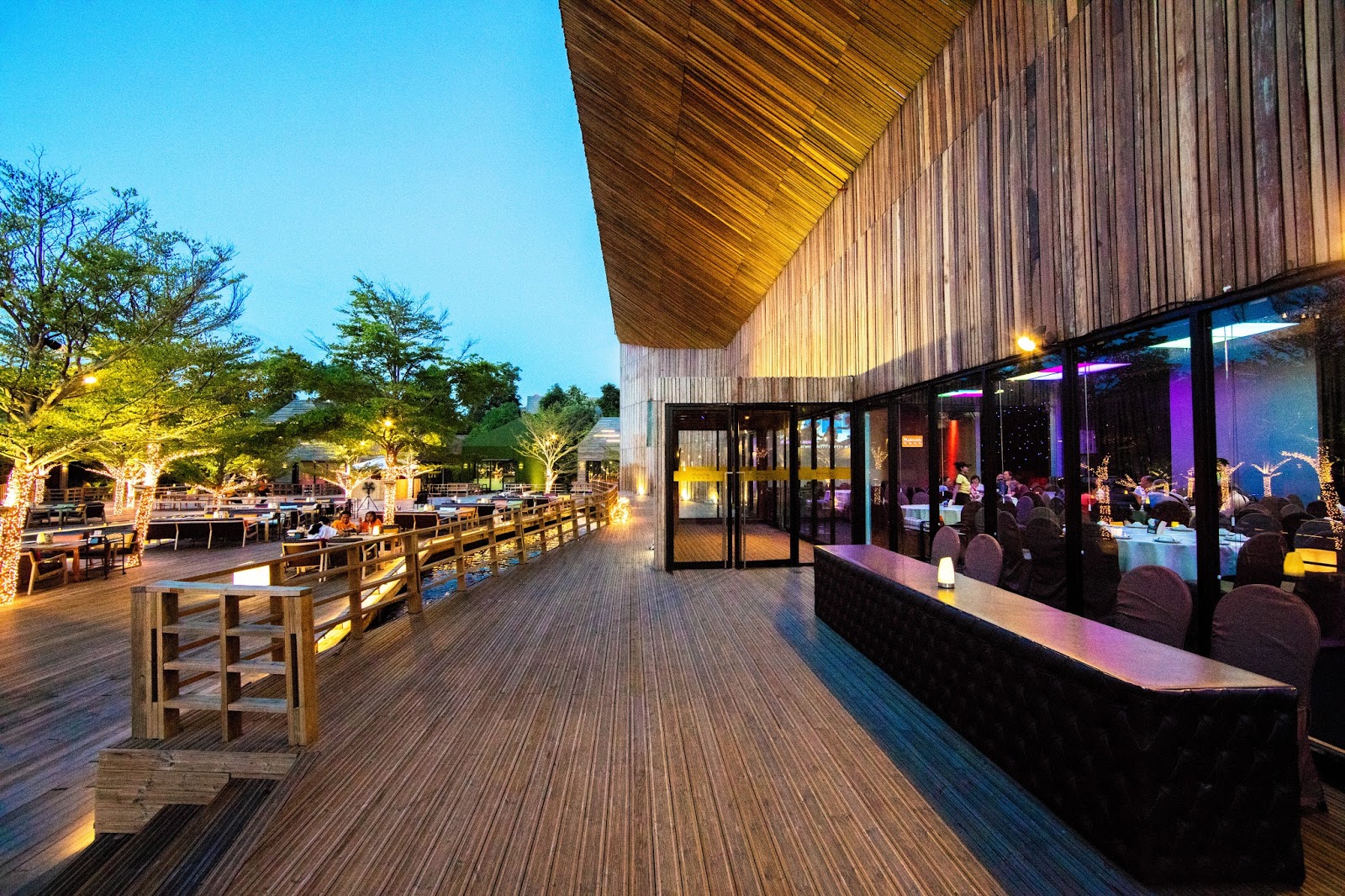 แนะนำร้านอาหาร Waterside Resort Restaurant กิจกรรมห้องจัดเลี้ยง (ห้อง K100)