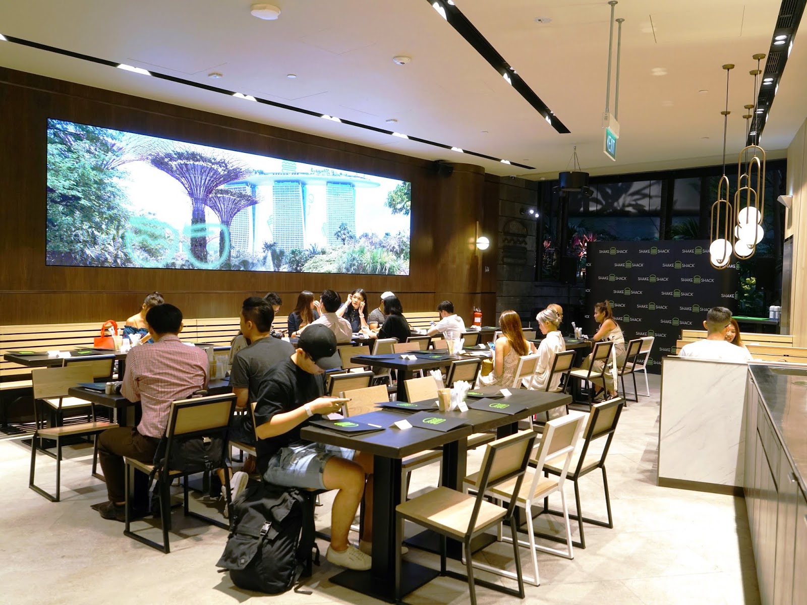 PinkyPiggu: Shake Shack Singapore Opens At Jewel Changi Airport! Expect ...