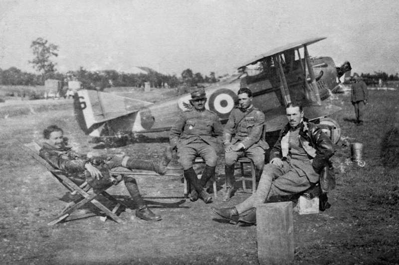 Airplanes in the skies + FAF history: Count Francesco Baracca