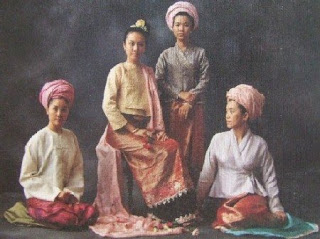 Little Voice In English: Shan State