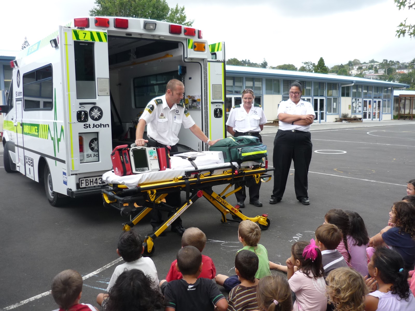 Room 13 @ Morningside School!: Ambulance Visit