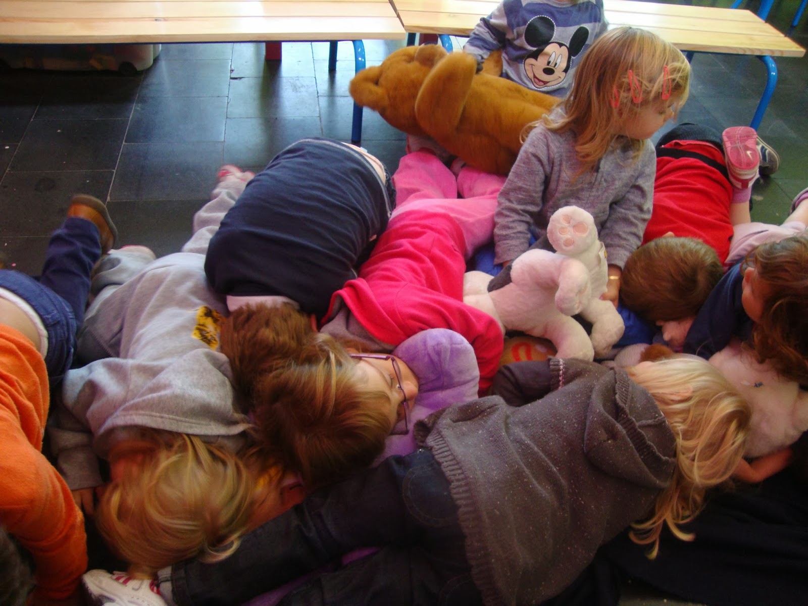 Juf Nele en haar kapoenen!: Thema: mijn knuffel