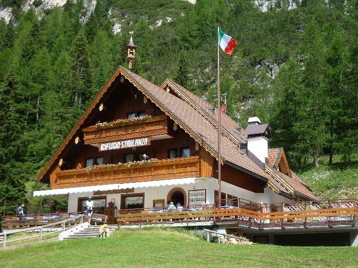 Escursione al rifugio città di Fiume da Passo Staulanza - Montagna di ...