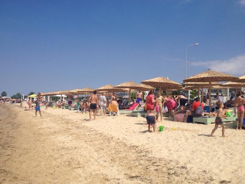 ESTELLA BEACH BAR ΤΟΥΖΛΑ ΠΑΡΑΛΙΑ ΟΦΡΥΝΙΟΥ
