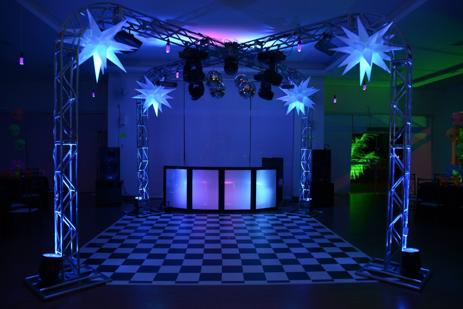 DJ REGI GUAIRA - SP: DJ REGI - SUA FESTA MERECE O MELHOR