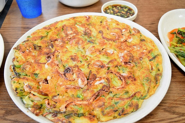 Bajirak Kalguksu 바지락 갈국수 | GGTour (Gyeonggi Tourism)