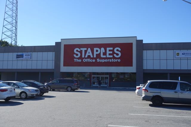 blog.samseidel.org: Workbar, partnering with Staples, opens in Brighton