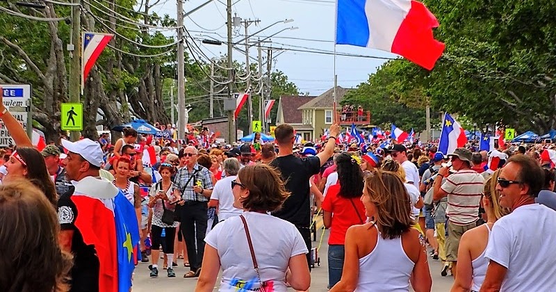 Du Tintamarre du 15 Août à Caraquet à notre arrivée à Fredericton