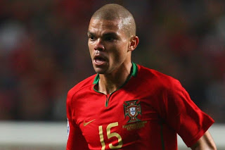 A PAIXÃO QUE ARDE E REVERBERA EM PEPE