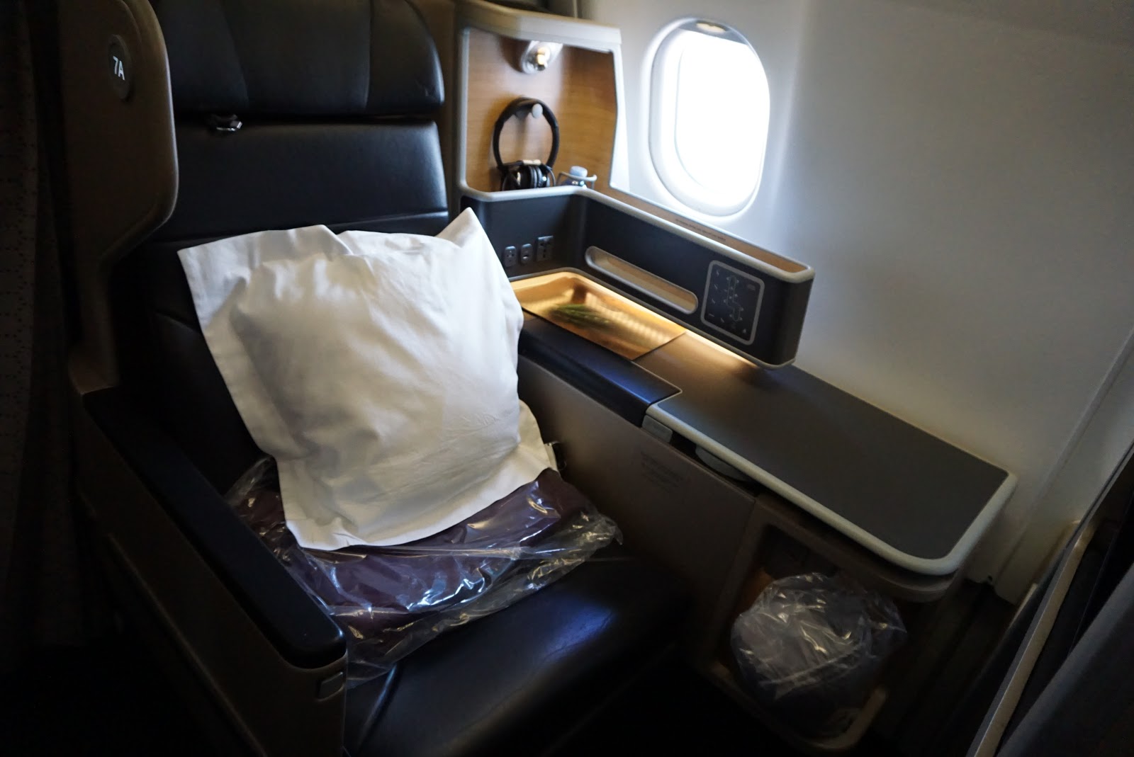 Zephyrous Travels: [Airline Review] - Qantas (QF6) / (QF81) - Economy ...