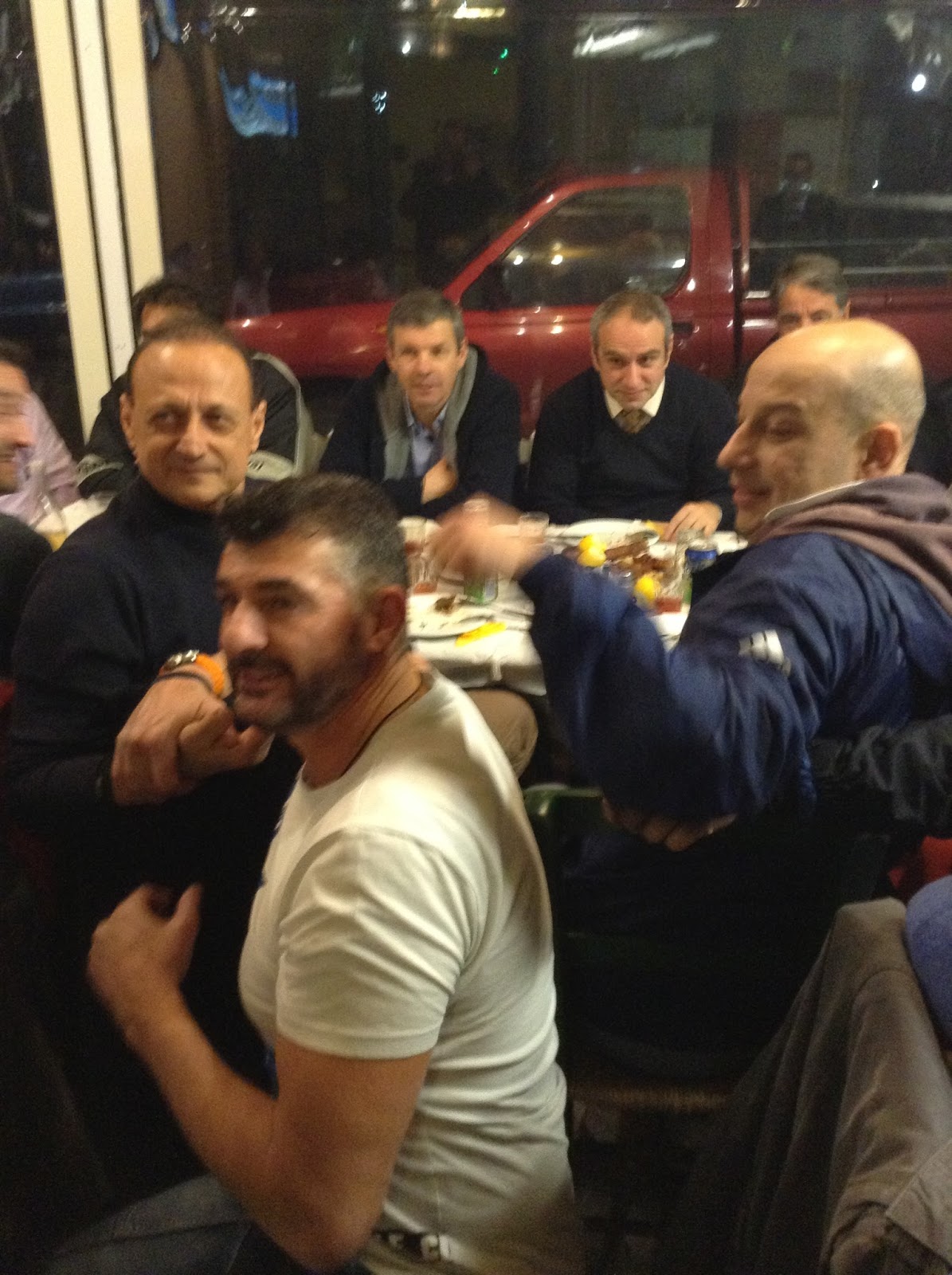 ΘΗΒΑ SPOR ...Εκοψαν την Πρωτοχρονιατικη Πιτα οι Παλαιμαχοι του ΑΟ Θηβα ...