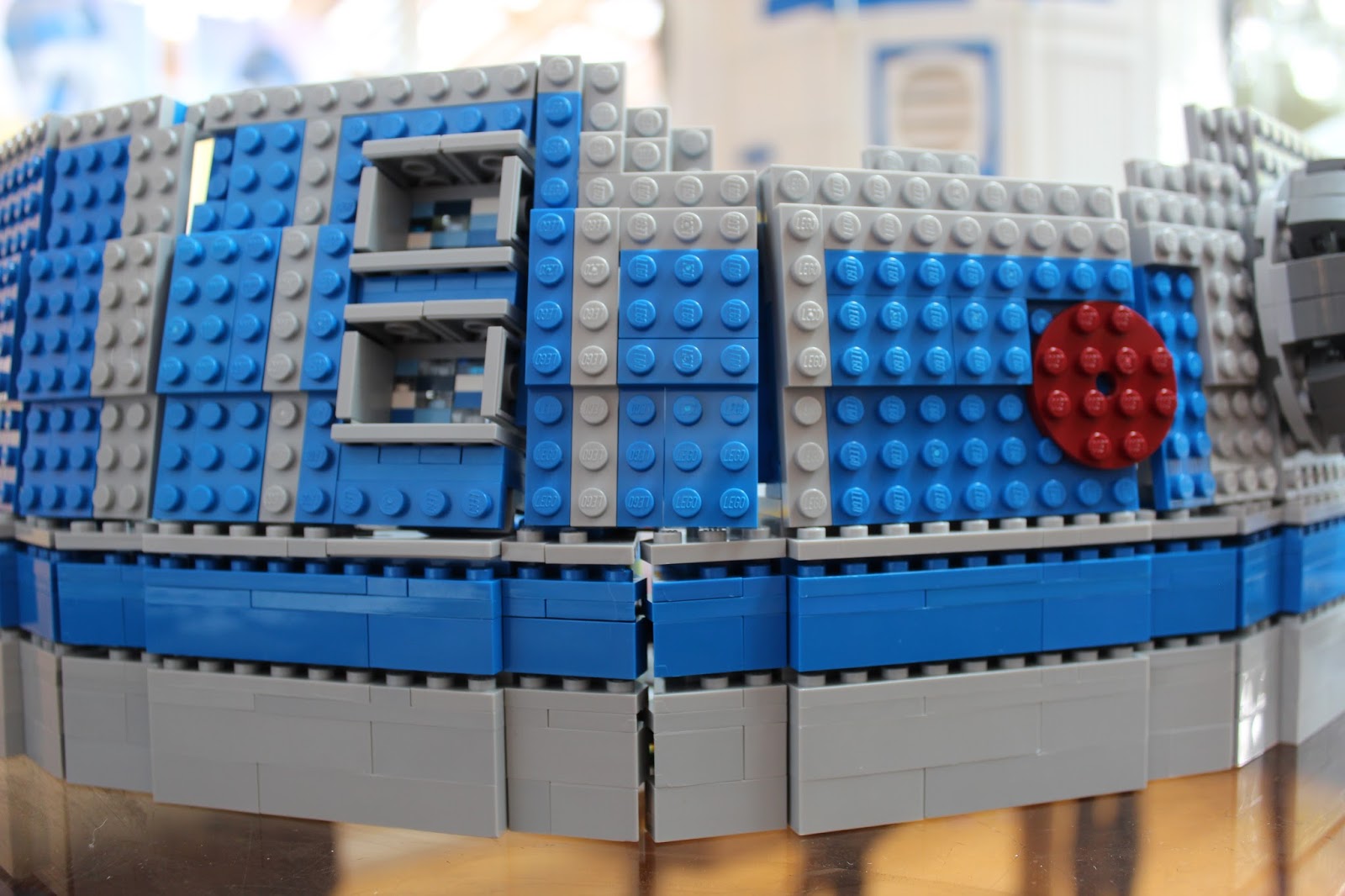 L3-G0 the Lego brick R2-D2: First row of dome panels