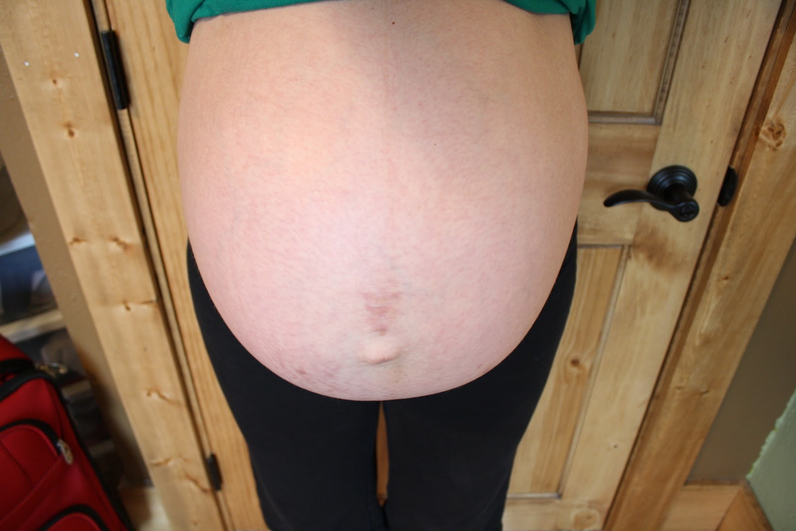 The Adventures of Momma Addi: The last few bump pictures...41 Weeks