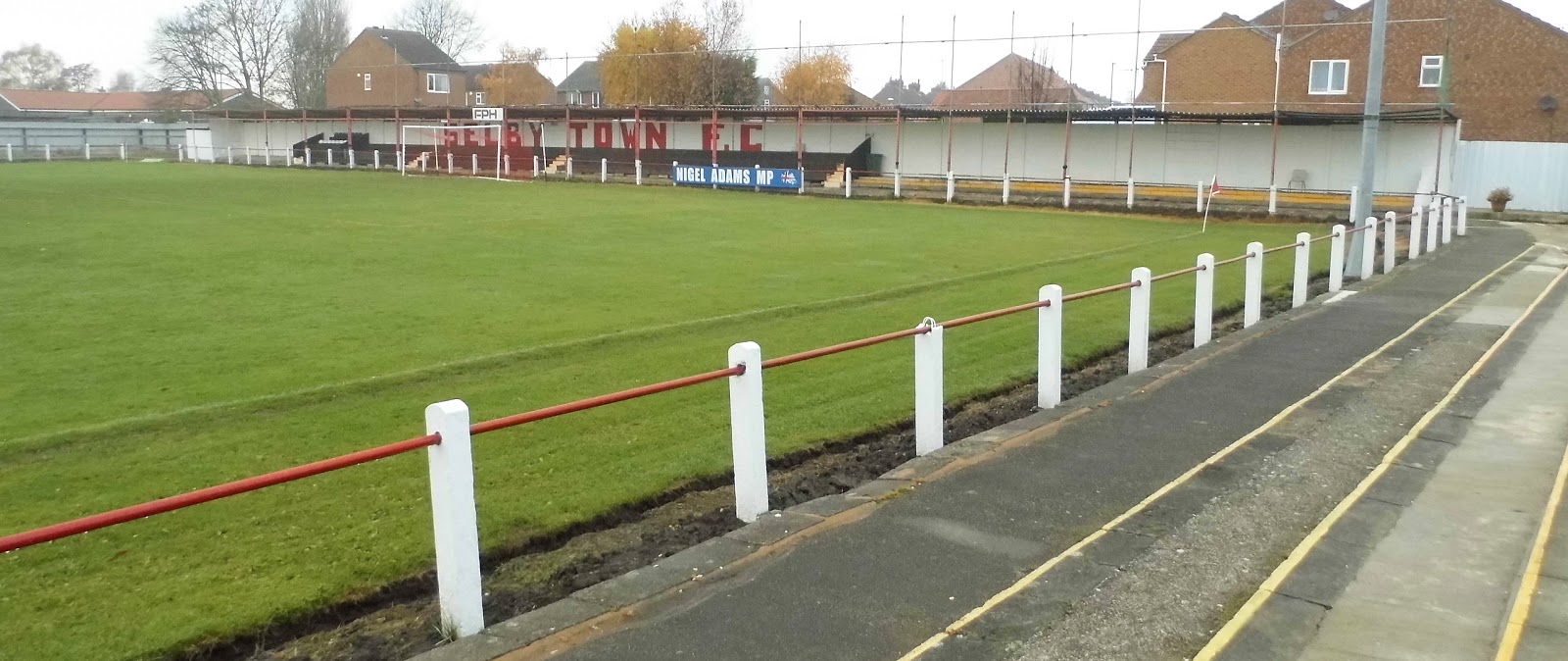 We all stand together: CRISP FINISHES FROM JASON SECURES SELBY VICTORY