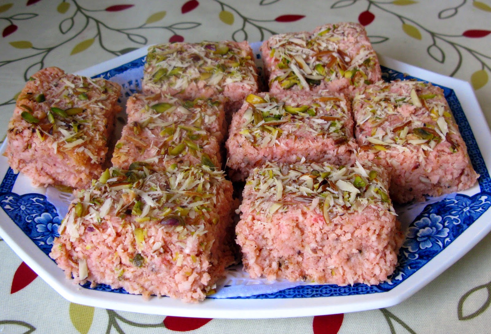 Chachi's Kitchen: Topra Pak / Coconut Squares