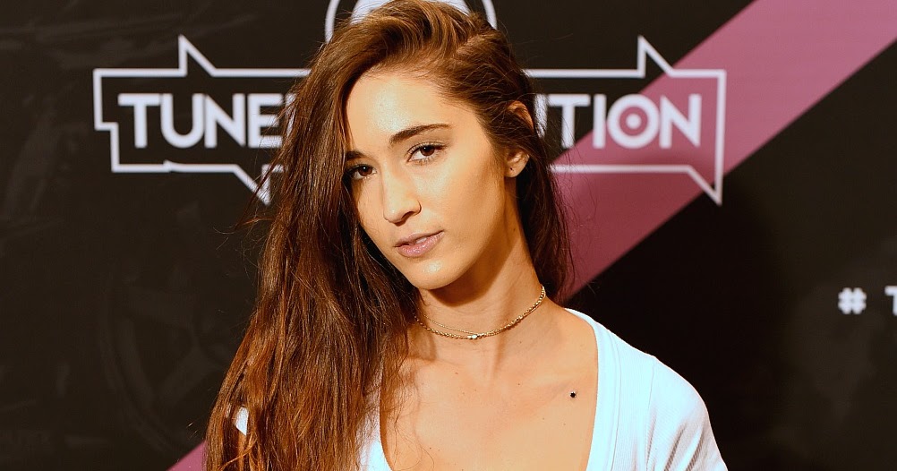 Quick Capture of Alluring Natalie Roush at @TunerEvo Socal 2019 Model ...