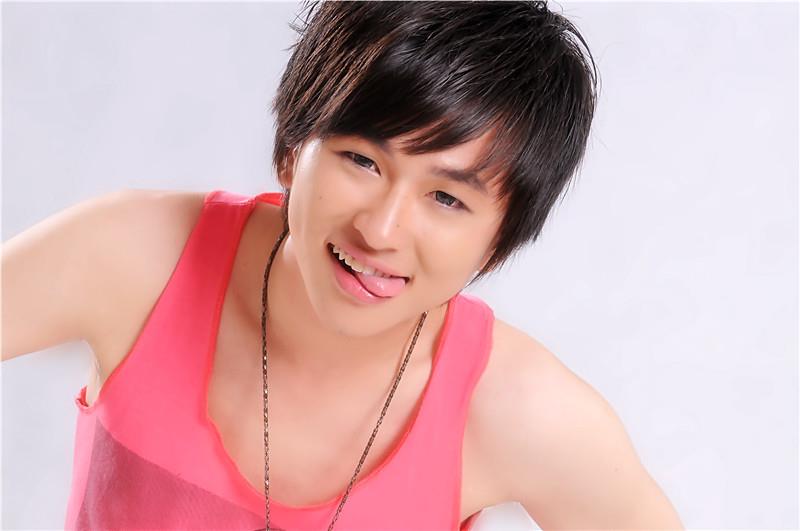 M y a n m a r H u n k s: Yu Paing Han