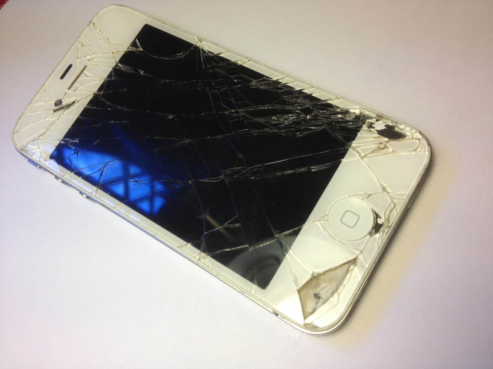 Milosof: Pantalla rota del Iphone 4