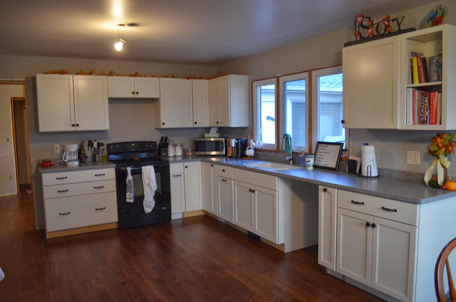 The Tucker Times: New Countertops and Fun Kitchen Cabinets