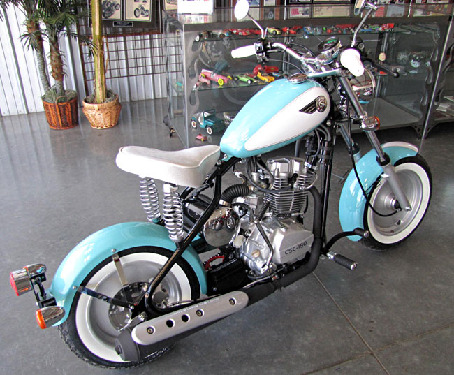 Mind the gap your majesty: Turquoise Motorcycles!