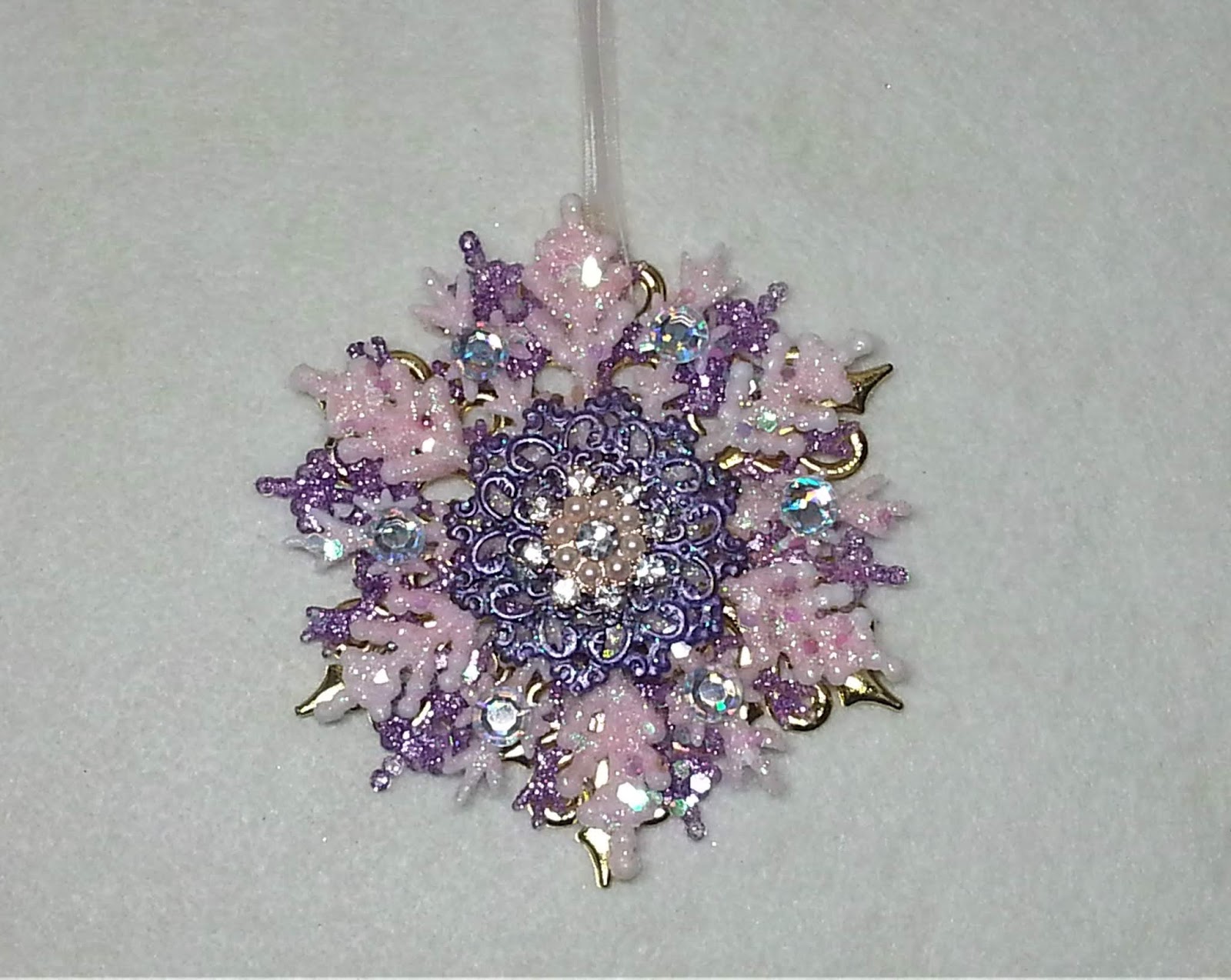 HappyBird's Glitter Nest: DIY~Gorgeous Layered Snowflake Ornaments! So ...