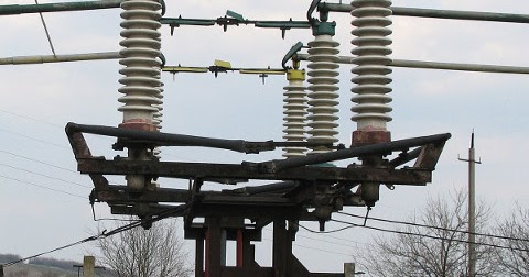 Disconnectors - Electrical Engineering Simplified