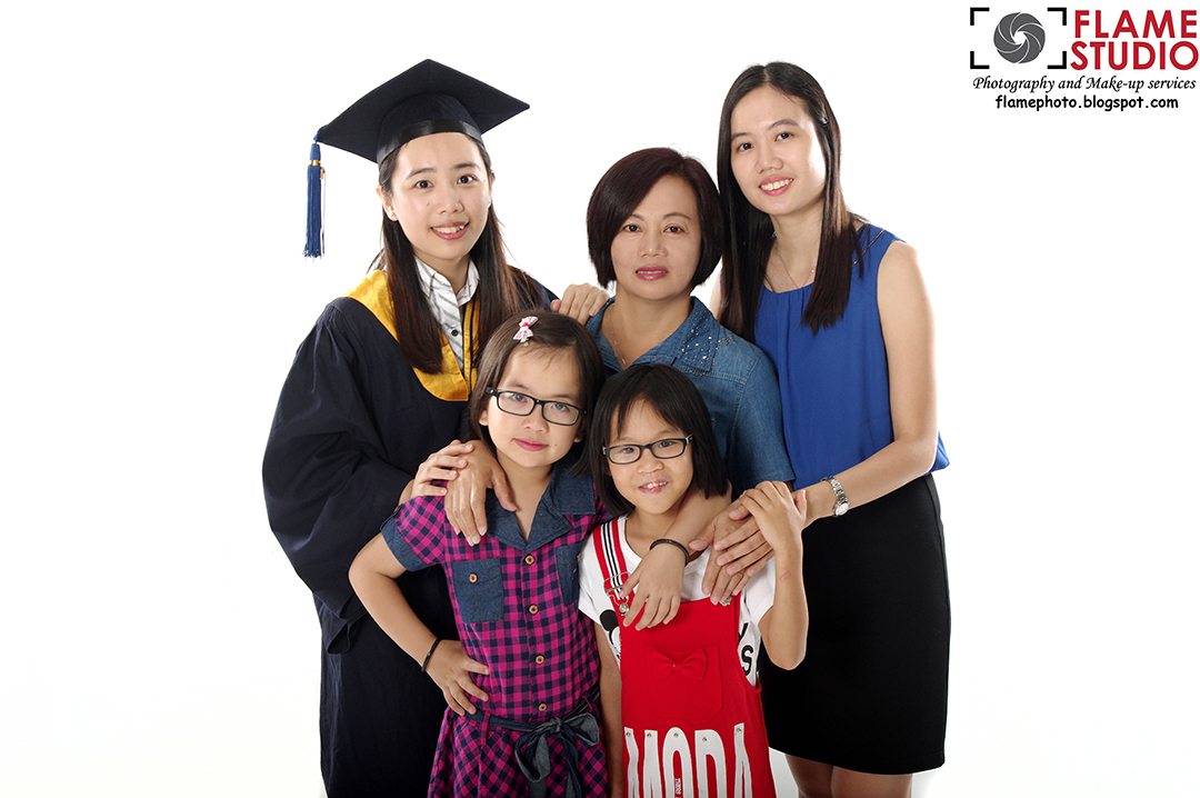 Flame Graduation Photography Studio: Graduation Convocation Family ...