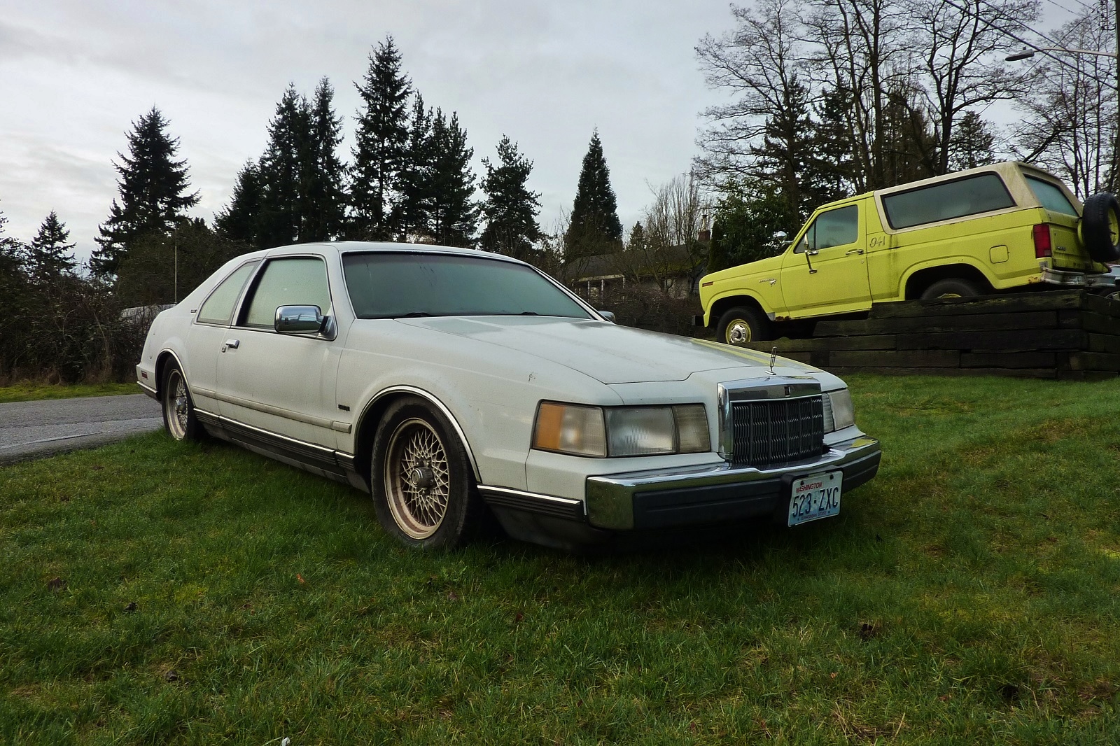Seattle's Parked Cars: 1990 Lincoln Mark VII LSC