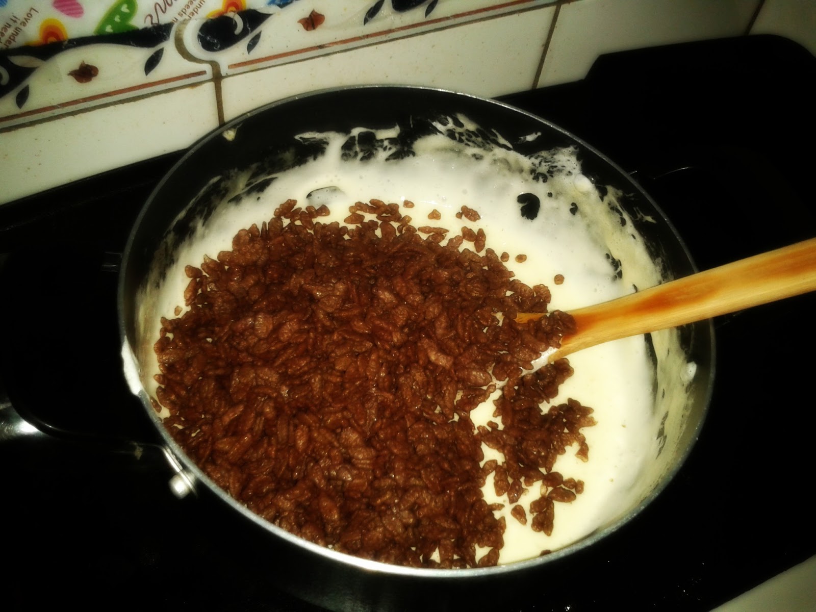 Paleta choco krispis de chocolate - Proyecto Pastelito