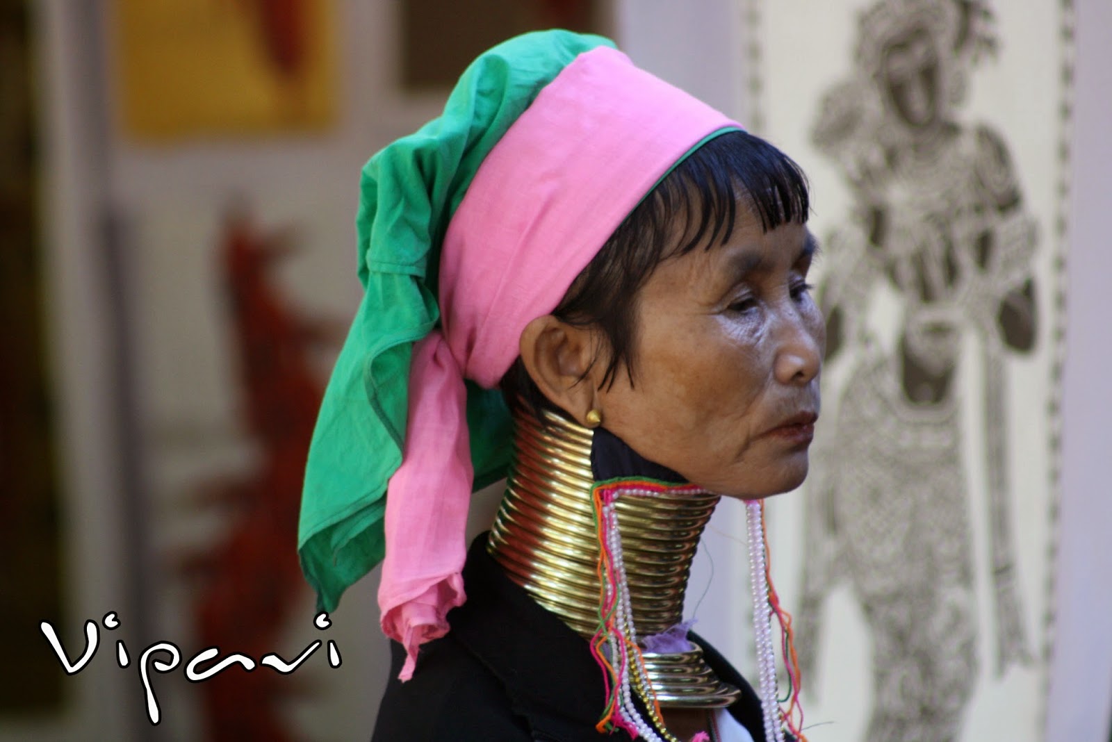 La realidad de las mujeres jirafa - Vipavi