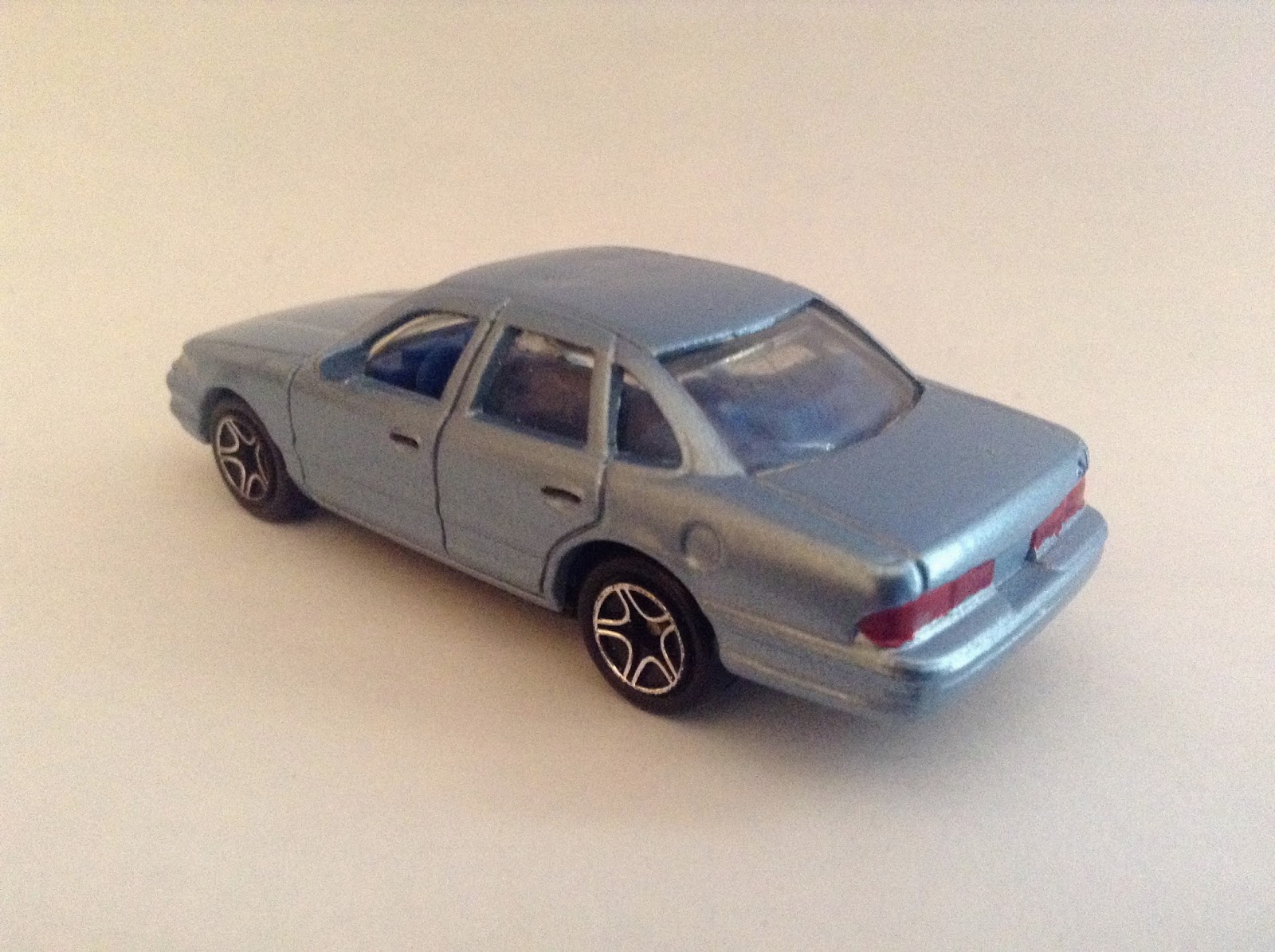 LA's Diecast Blog: Matchbox Ford Crown Victoria Police Restoration/Custom