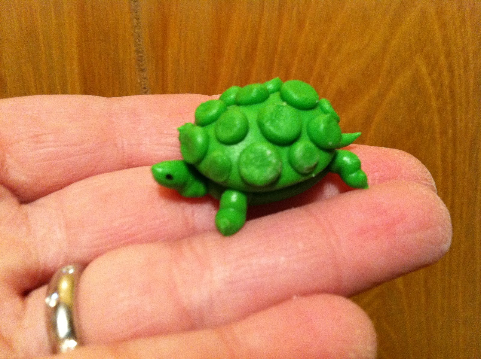 The Iced Queen: Royal Icing Turtle