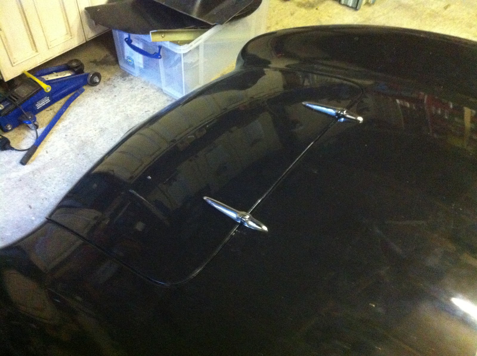 AC Cobra Build Dax 427: Oil Cooler & Boot Hinges