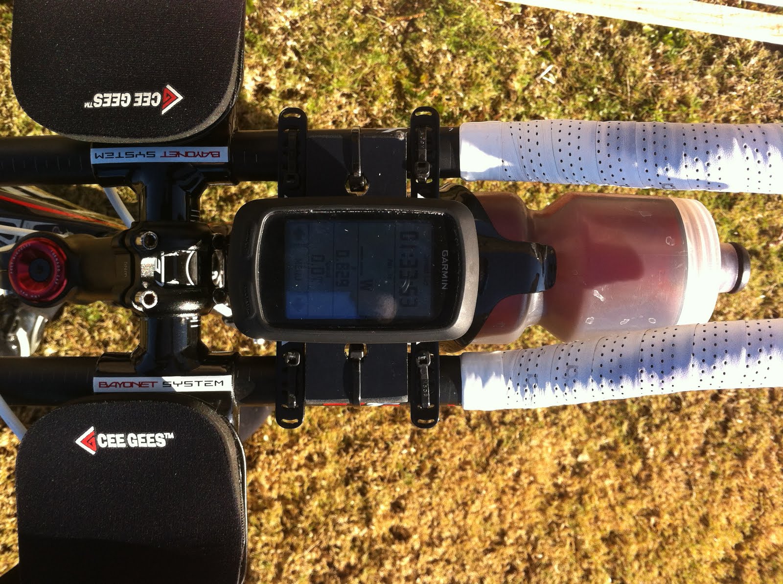 The Cycling Addiction: DIY - Aerobar Computer Mount