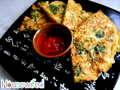 Housewifed: {Recipe} Noodle Pancakes!