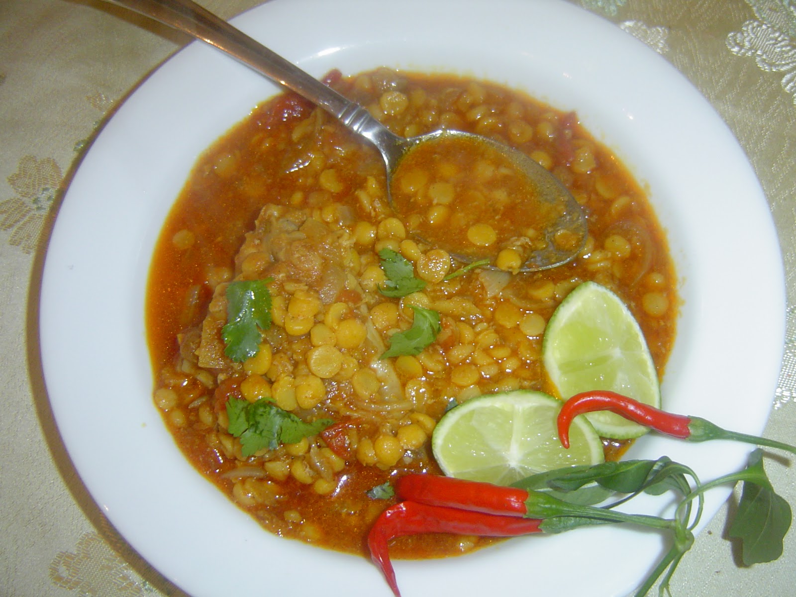pakistani home cooking: Peshwari Channa Dal Curry
