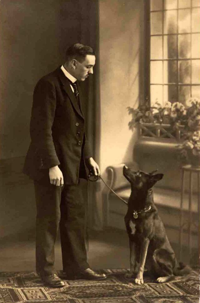 40 Lovely Photos of Victorian Gentlemen With Their Dogs From the 19th ...