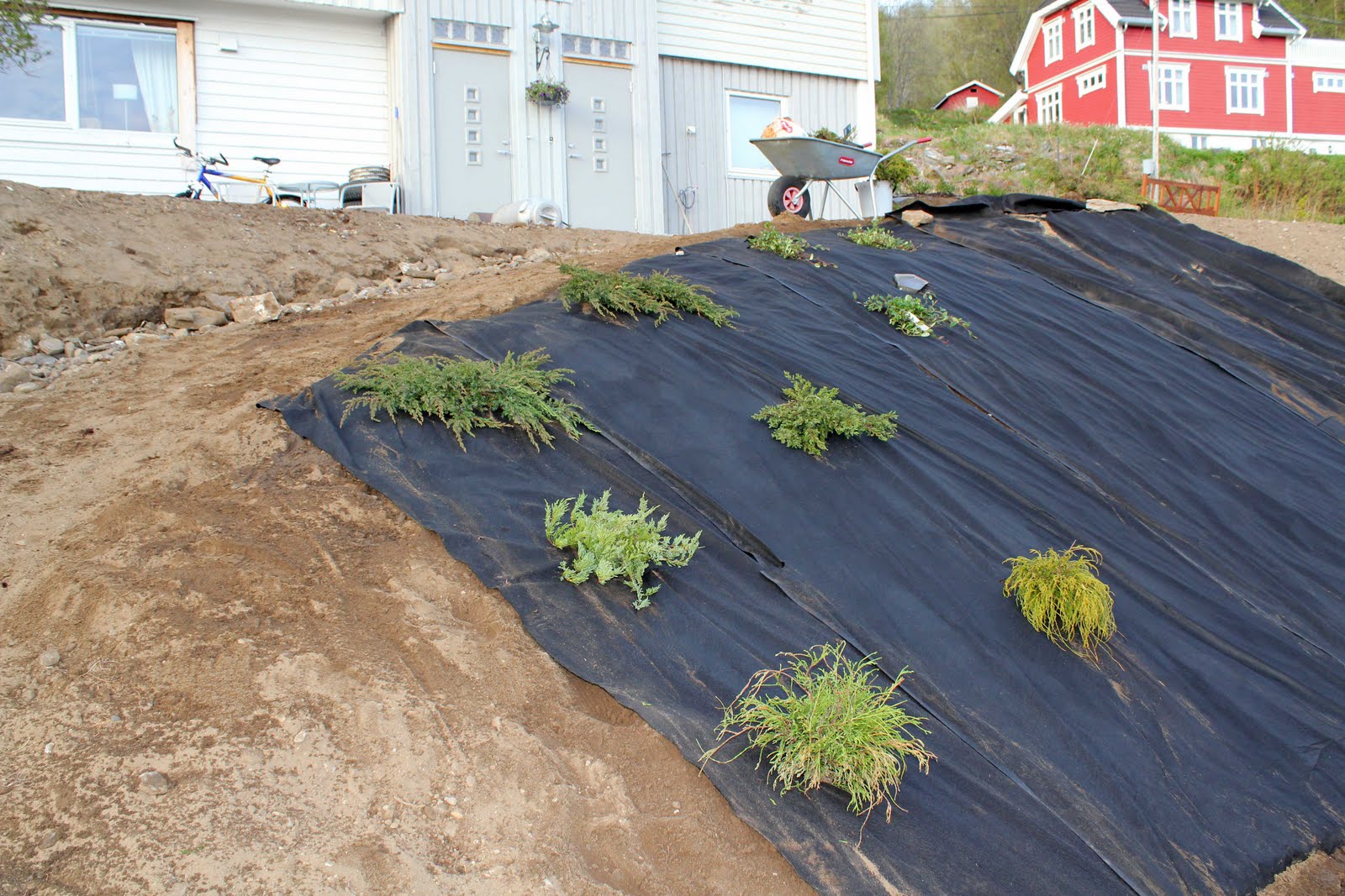 Skråning mellom tomter – Lufting mellom isolasjon og undertak