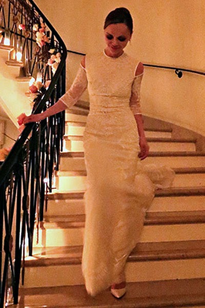 Christina Ricci showed Wedding Dress