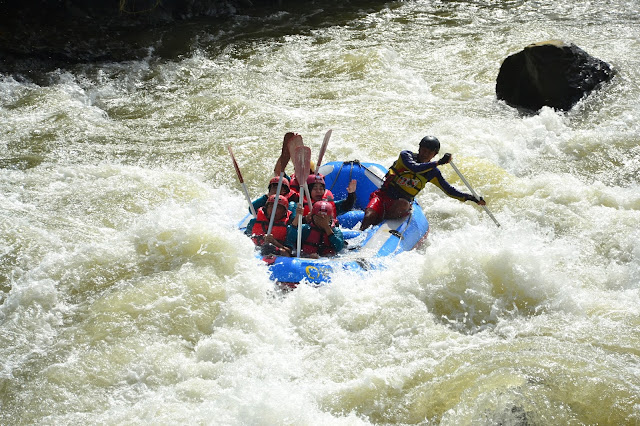 Paket Rafting Sungai Serayu Banjarnegara | The Pikas Artventure Resort