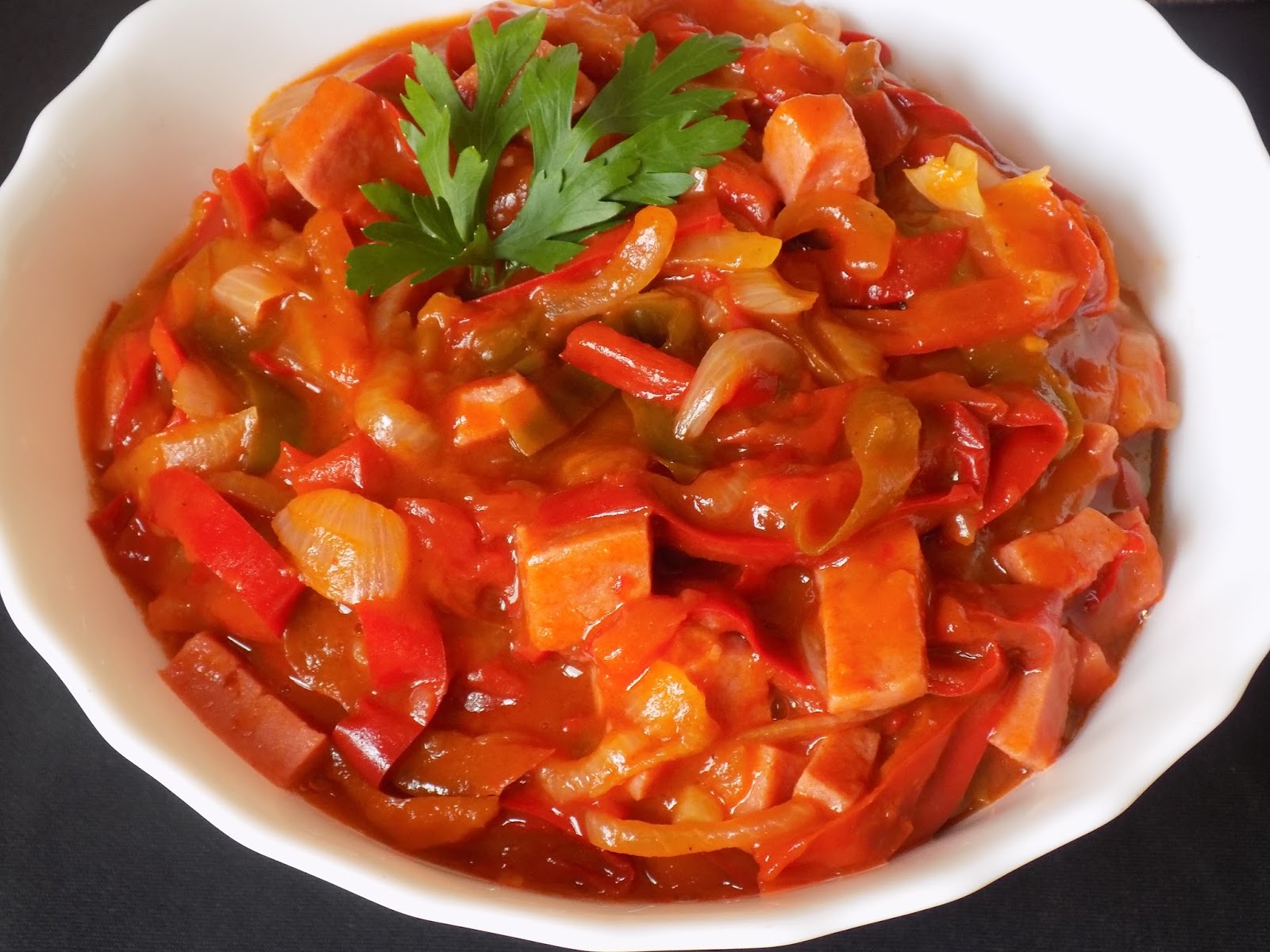 Magiczna kuchnia Kasi: Leczo z kiełbasą