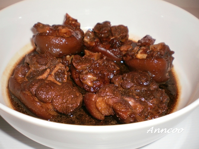 Braised Pork Leg 卤猪脚 | Anncoo Journal - Come for Quick and Easy Recipes