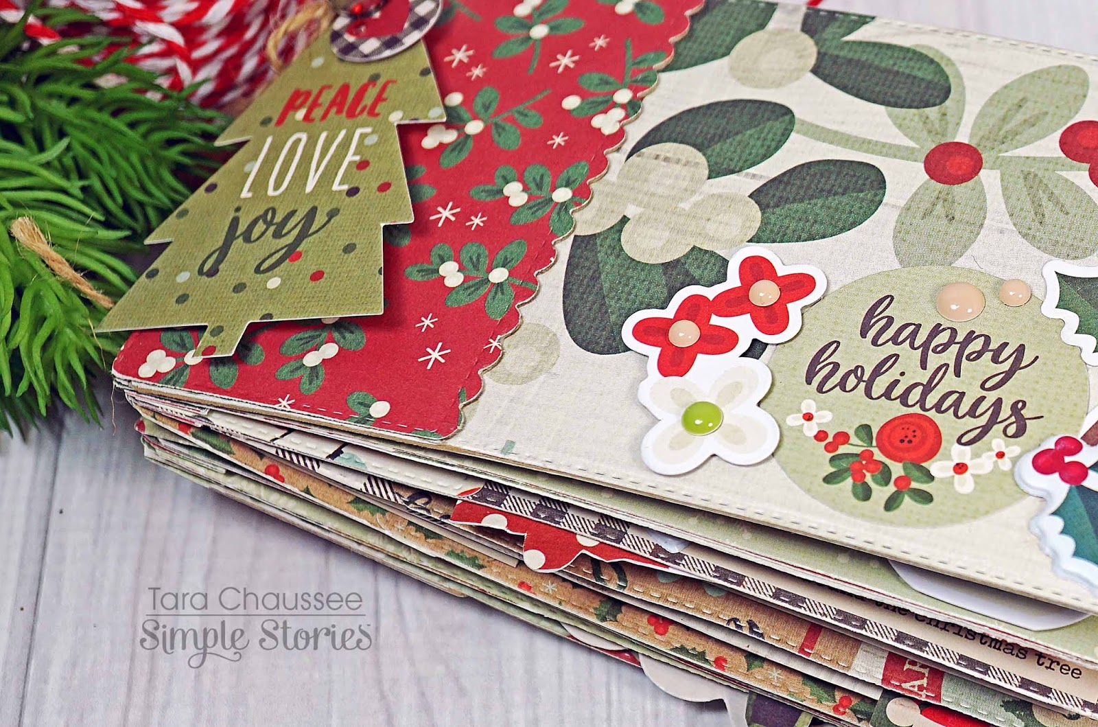 Secretbees Studio: Merry Mini Scrapbook!