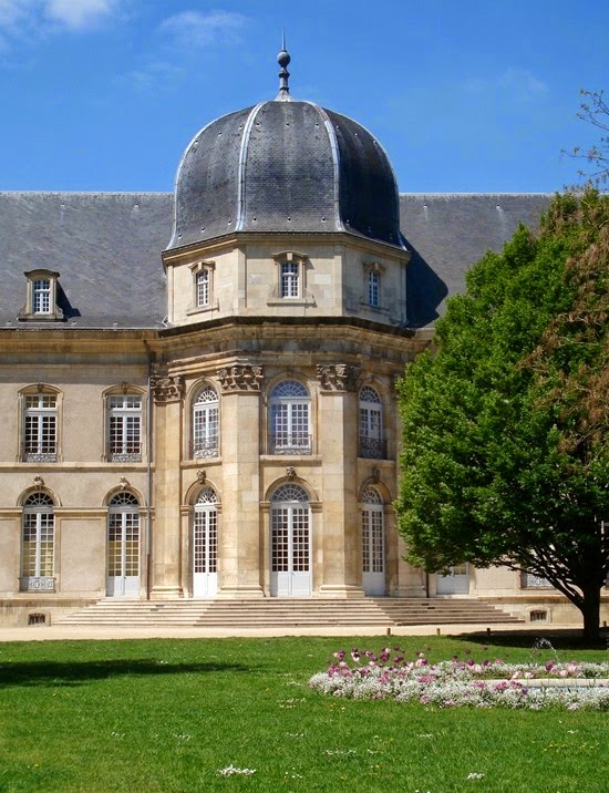 LE PAYS NATAL DE JLJ : LA LORRAINE: l'hôtel de ville de Toul