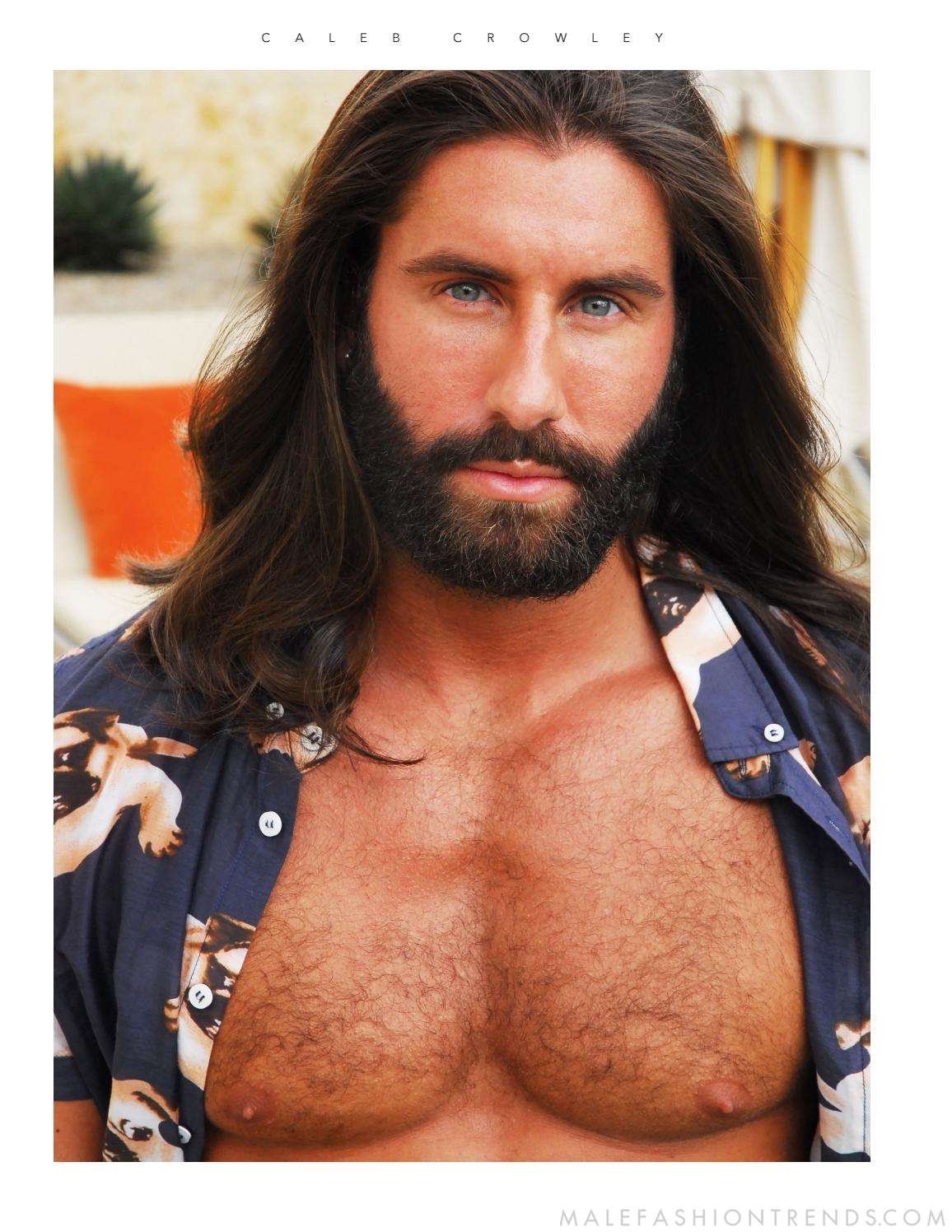 Caleb Crowley disfruta del verano en fotos de Benjamin Patterson para ...