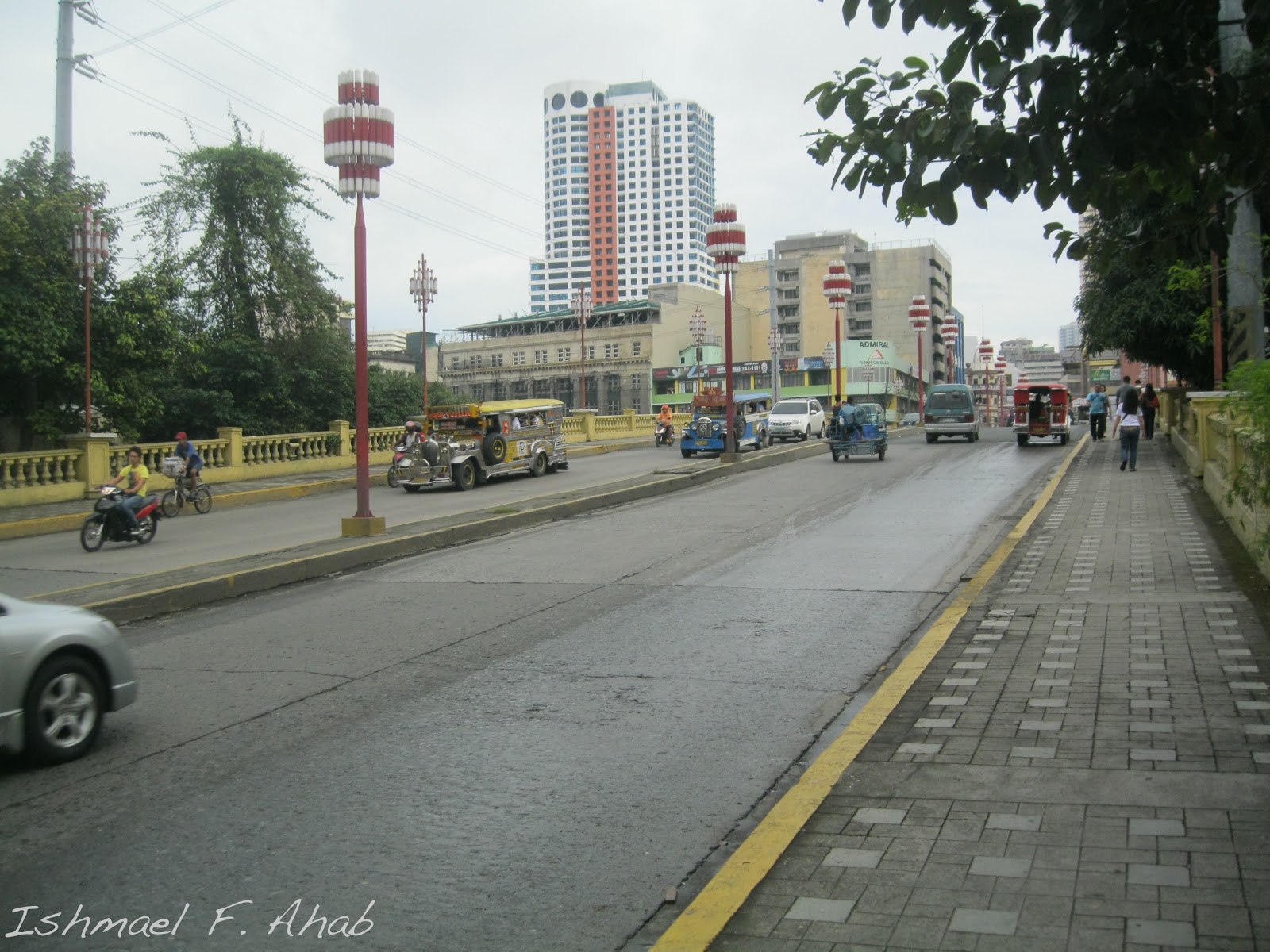 "Photo-tour" along Jones Bridge |Filipino Sojourner