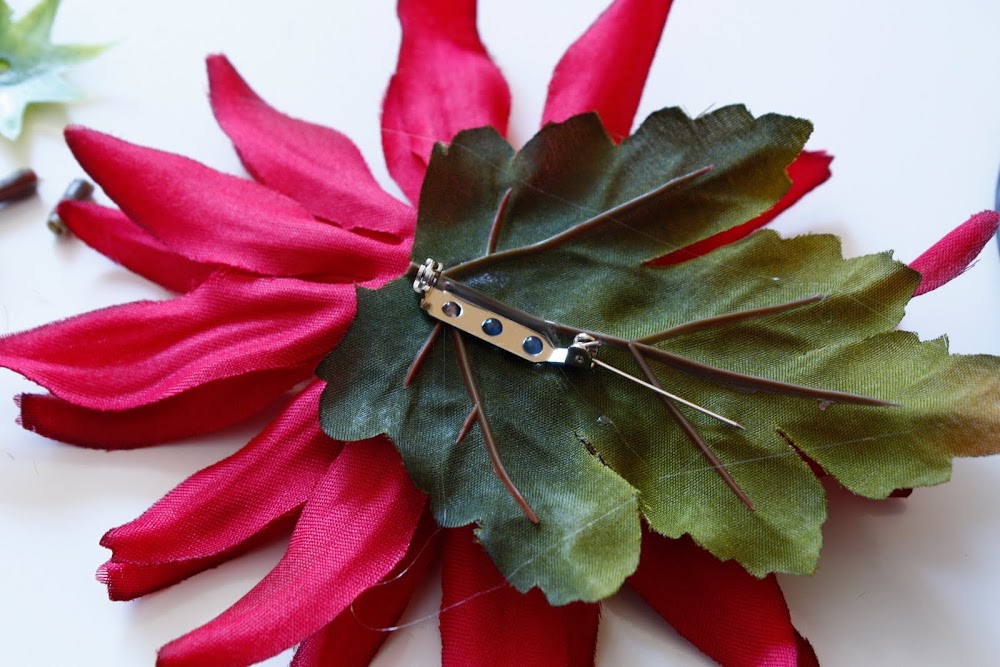Zaaberry: Super Easy Flower Pin