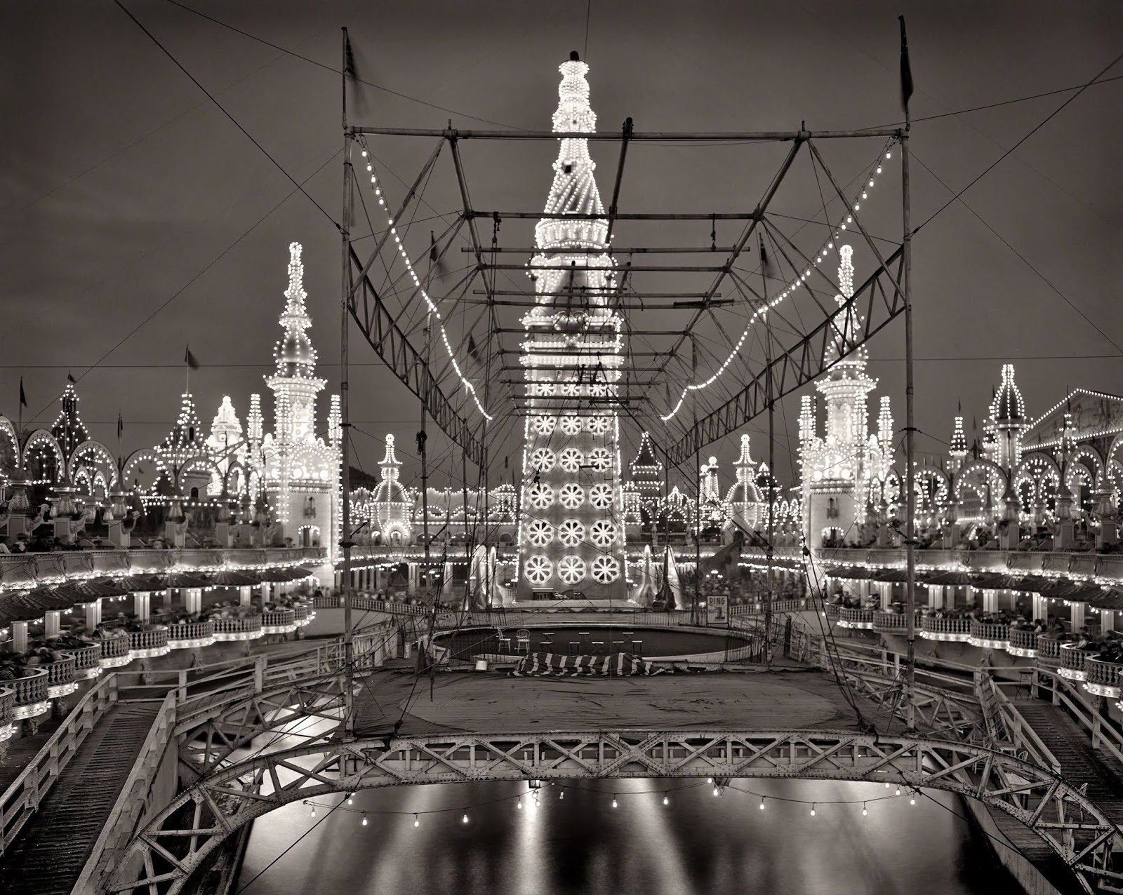 New York - History - Geschichte: Coney Island Amusement Parks in HD