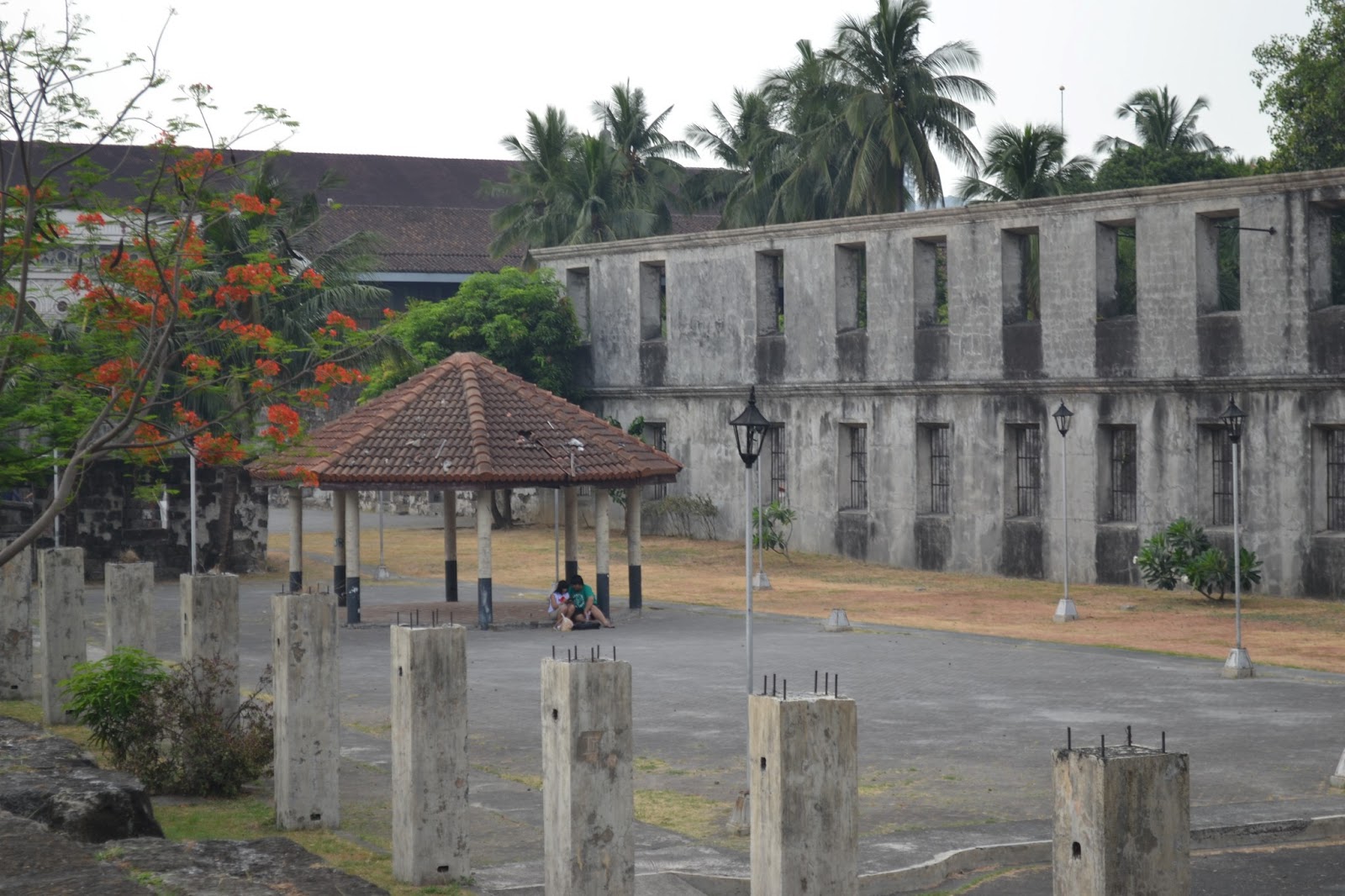 Travelling My Heart Out: Inside the Metro- Revisiting the Walled City ...